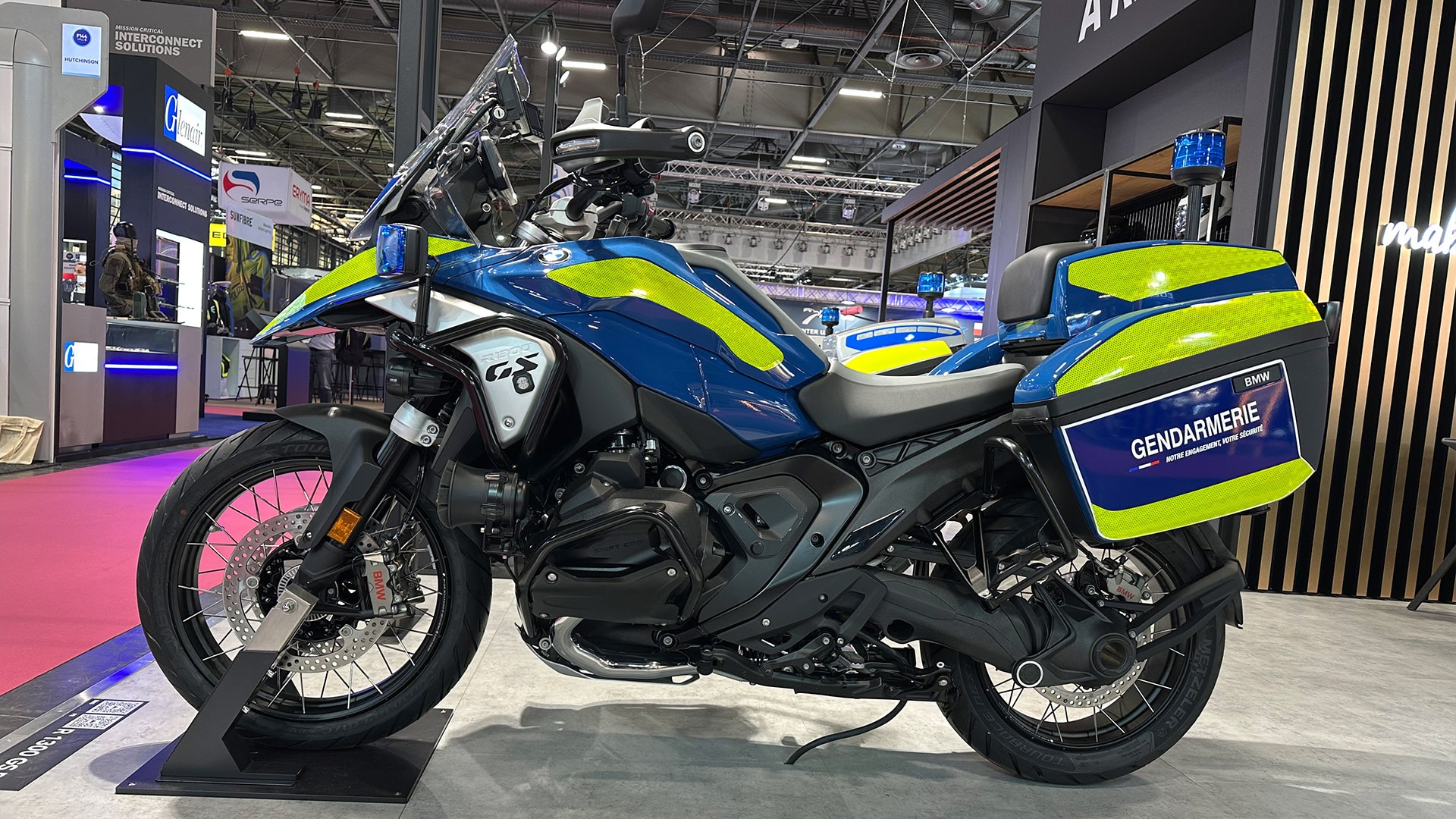 Premiere der neuen R 1300 RT-P auf der Messe MILIPOL 2025 | BMW ...